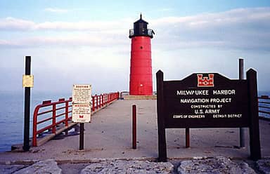 Milwaukee Pierhead Light (2026) – Best of TikTok, Instagram & Reddit ...
