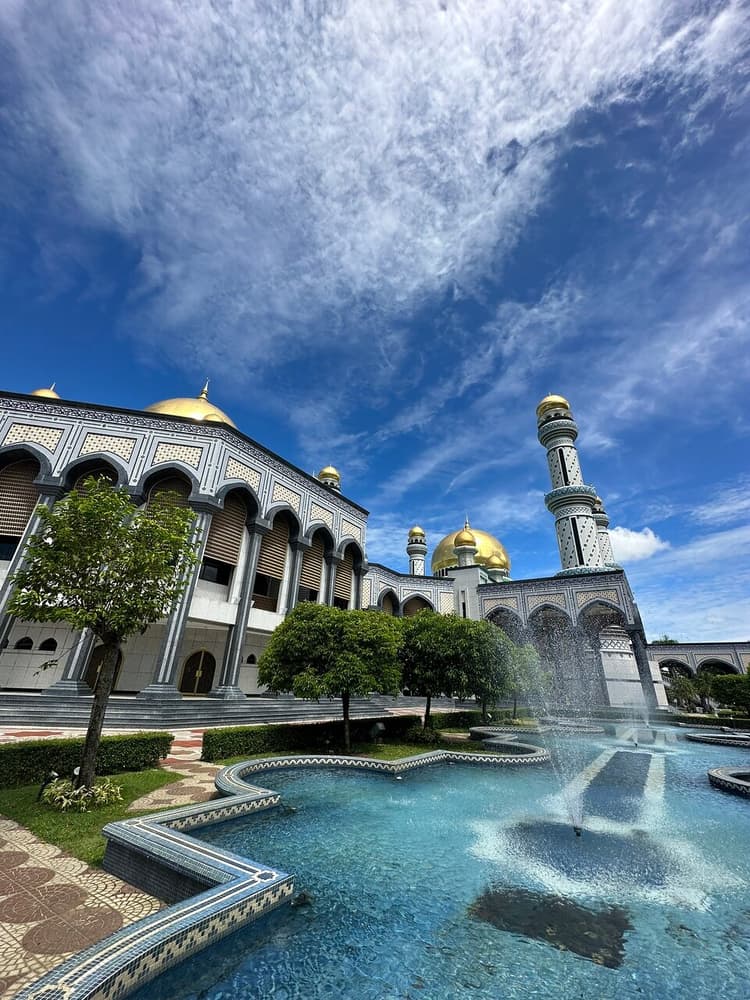 Jame' Asr Hassanil Bolkiah Mosque (2026) – Best of TikTok, Instagram ...